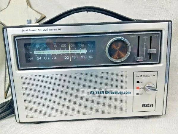 Vintage RCA DUAL POWER AC - DC AM/FM Portable Radio Model RWM - 179E ...