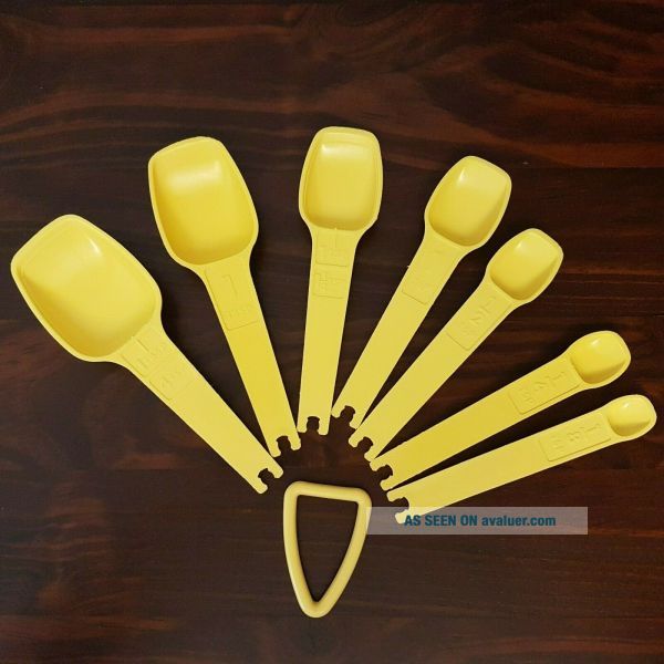 Vintage Tupperware Measuring Spoons Set In Bright Yellow COMPLETE ...