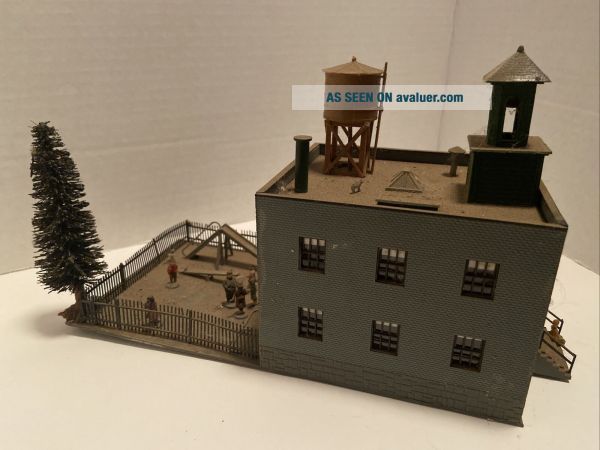 Train HO Scale SCHOOL YARD Model Building Kit Scenery Plastic Pre ...