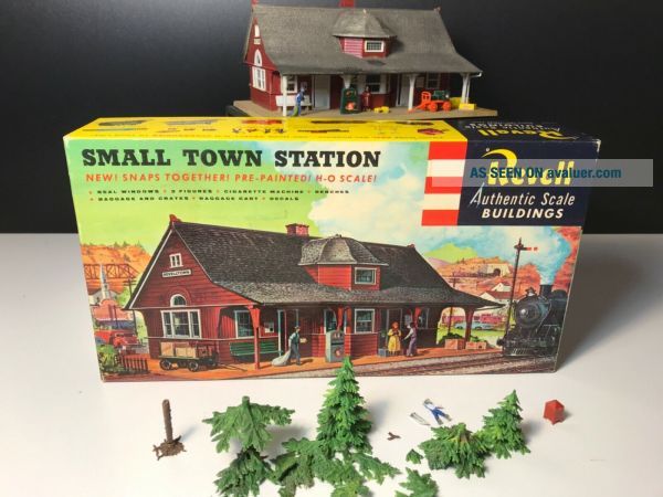 VINTAGE 1957 ASSEMBLED REVELL MODEL HO SCALE RAILROAD SMALL TOWN ...