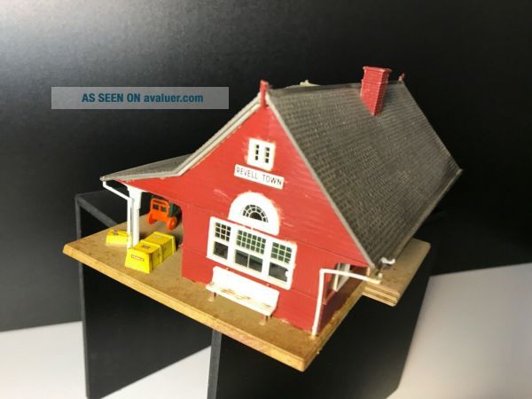 VINTAGE 1957 ASSEMBLED REVELL MODEL HO SCALE RAILROAD SMALL TOWN ...