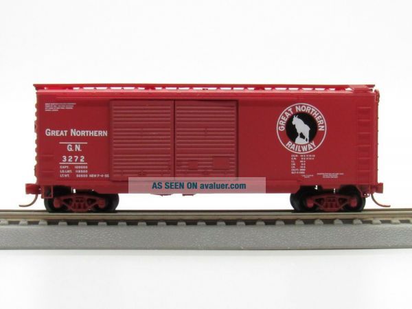 N Scale Micro Trains 40 ' Standard Box Car Double Door Great Northern ...