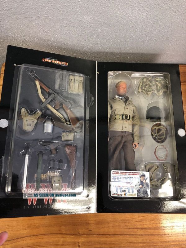 Dragon Action Figure WWII Cyber - Hobby Exclusive “Sarge” | #40039291