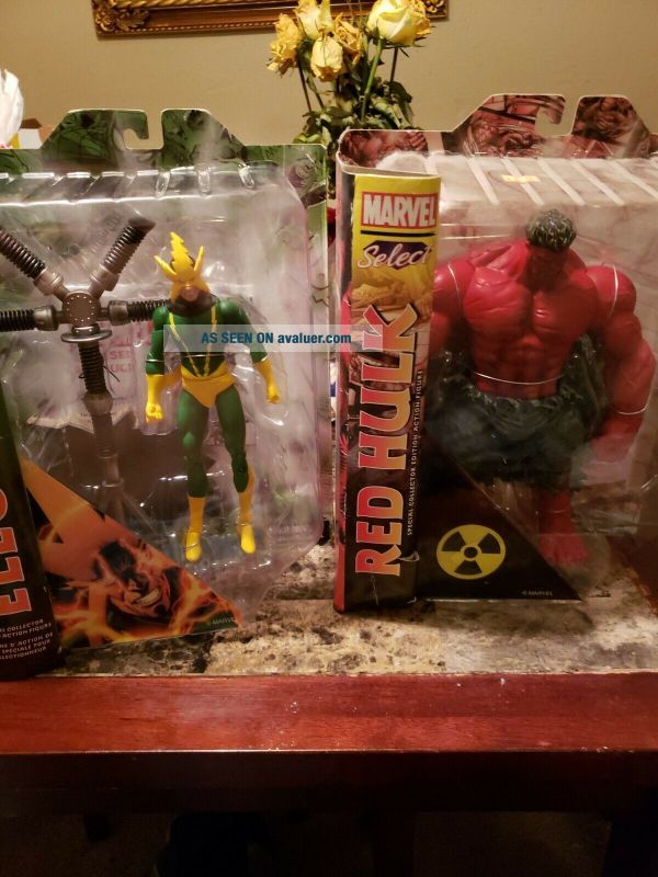 Diamond Select Marvel Select: Zombie Hulk Action Figure | #40656082