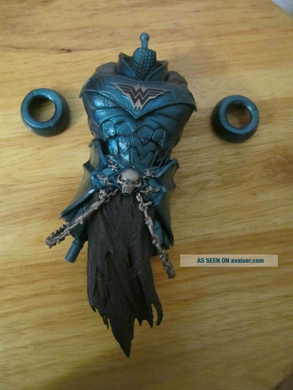 MCFARLANE DC BAF BUILD A FIGURE TORSO MERCILESS | #40876398