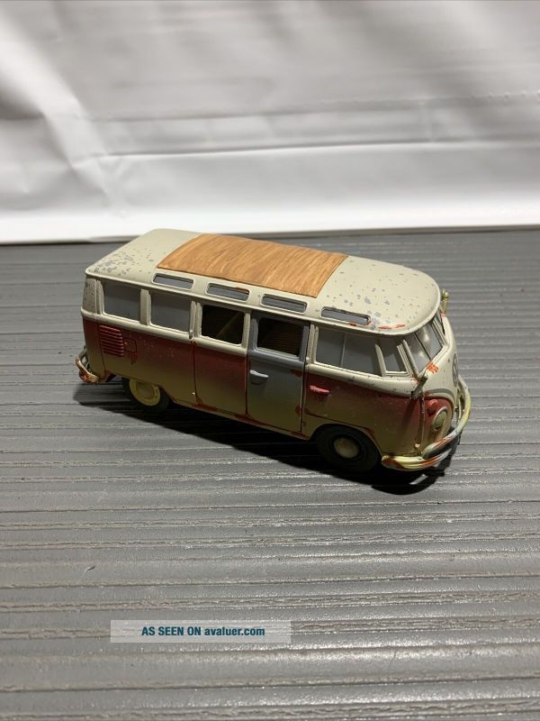 Maisto Volkswagen VW 1960s Van Samba Bus 1:25 Scale 7 " RED Diecast CAR ...