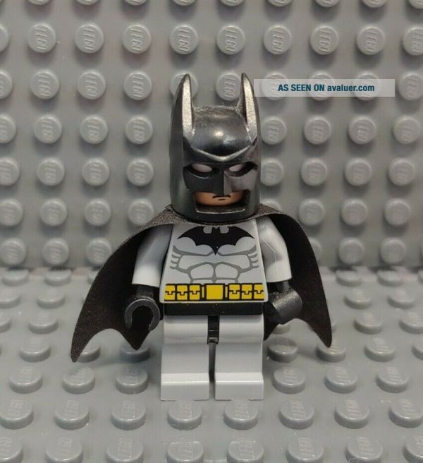 Authentic LEGO Batman Light Gray Suit Classic Minifigure Figure | #41464500