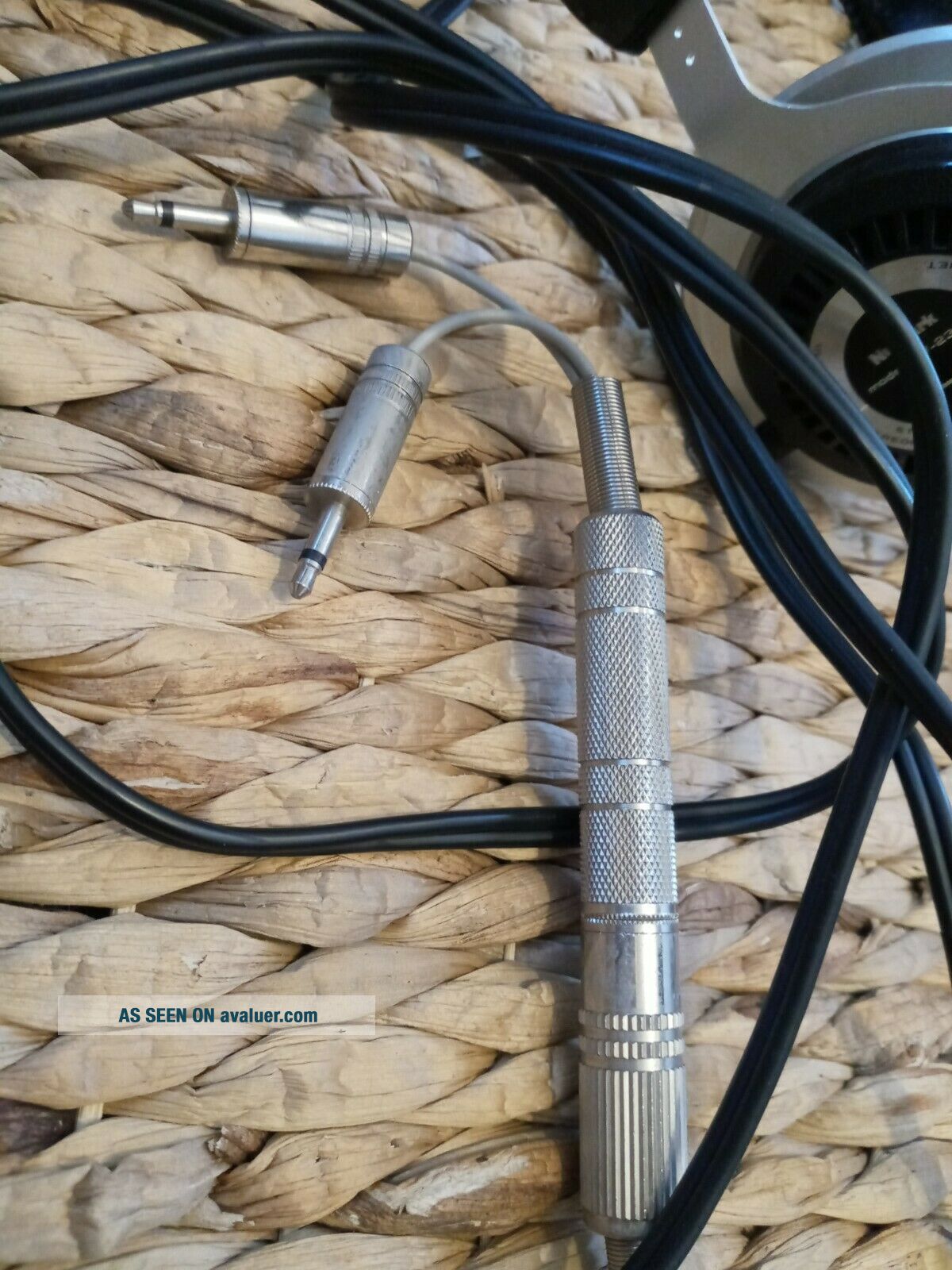 Numark HV - 235R Studio Monitor Series Headphones RARE EARTH METAL ...