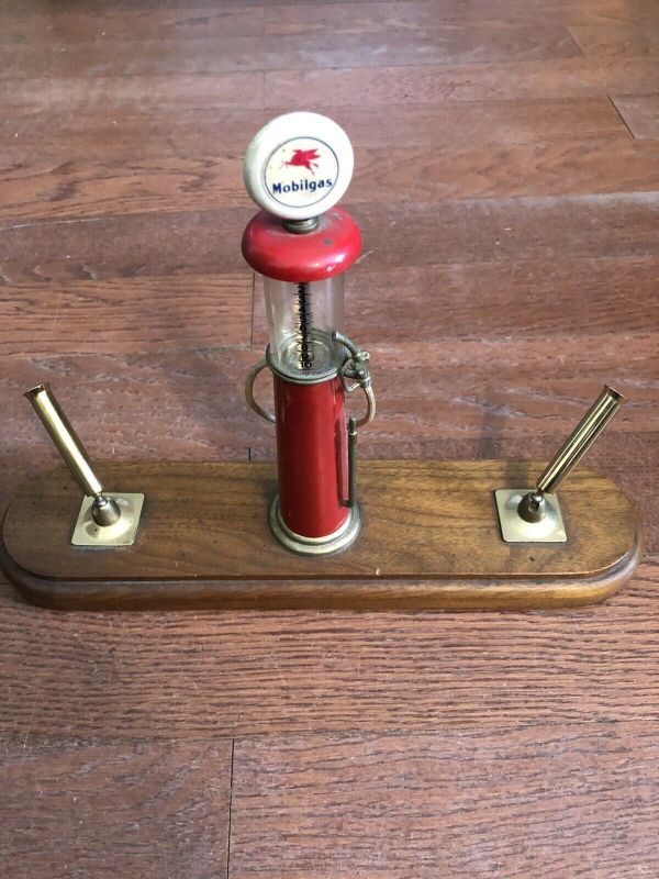 RARE VINTAGE MOBILE GAS PEGASUS GAS PUMP PEN HOLDER REAL METAL AND ...