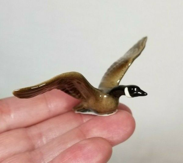 Hagen Renaker Miniature Canadian Goose In Flight Retired Figurine 3 ...
