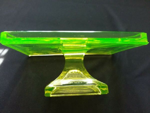 VINTAGE VASELINE GLASS CLARK ' S TEABERRY GUM DISPLAY STAND GOOD ...