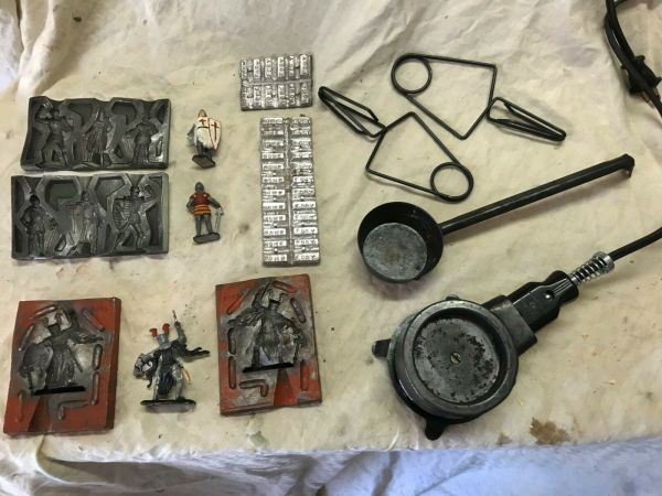 Castings Complete Toy Soldier Lead Casting Set With Two Medieval Knight ...