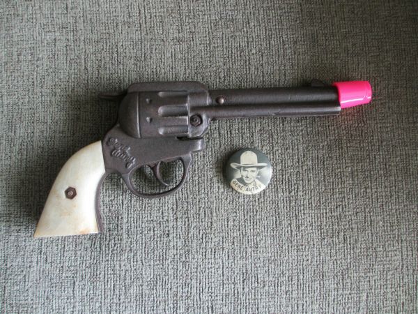 1930s KENTON TOYS GENE AUTRY COWBOY CAST IRON CAP GUN REVOLVER & PHOTO ...