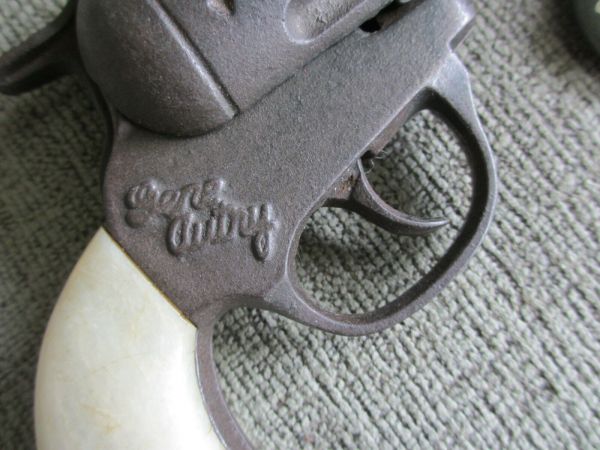 1930s KENTON TOYS GENE AUTRY COWBOY CAST IRON CAP GUN REVOLVER & PHOTO ...
