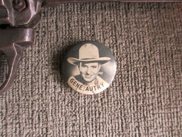 1930s KENTON TOYS GENE AUTRY COWBOY CAST IRON CAP GUN REVOLVER & PHOTO ...