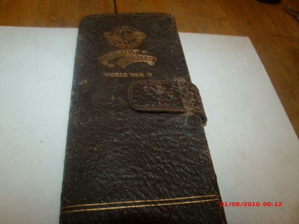 VINTAGE WW2 HONORABLE DISCHARGE LEATHER FOLDER AND SERVICE RECORD ...