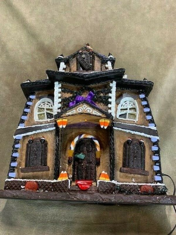 Traditions By Byers ' Choice Lighted Ghostly Manor Gingerbread House ...