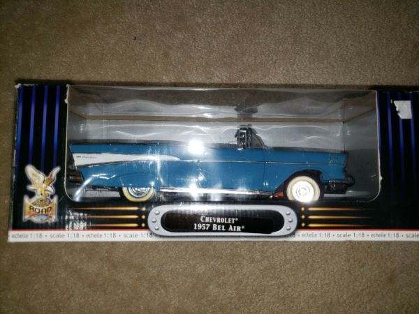 1957 Chevrolet Bel Air Convertible 1:18 Scale Diecast Model | #54331858
