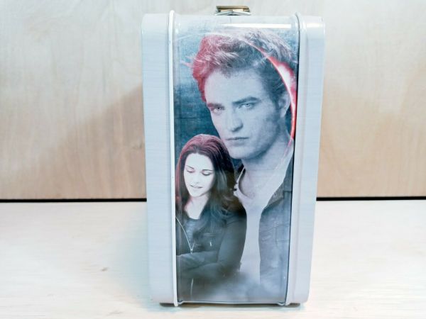 " The Twilight Saga " Eclipse Team Edward Neca Metal Lunchbox | #54819251