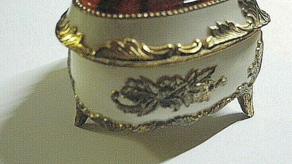 SMALL VINTAGE JAPANESE HEART SHAPED MUSICAL TRINKET BOX | #55616624